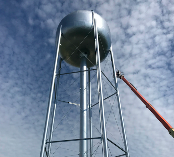 Water tower painting project nearly complete | The Manchester Mirror