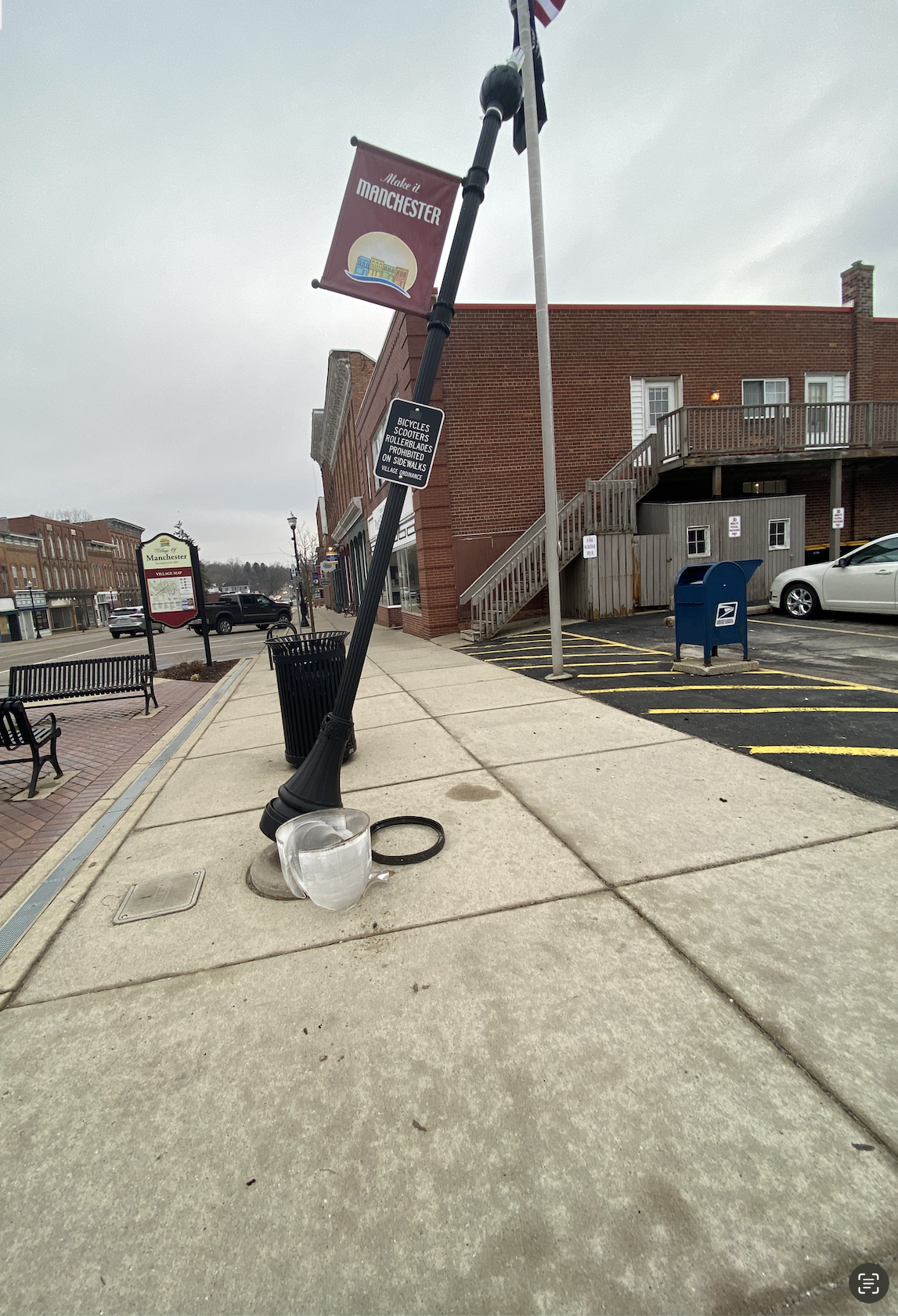 Light pole damaged in minor accident on Main Street | The Manchester Mirror