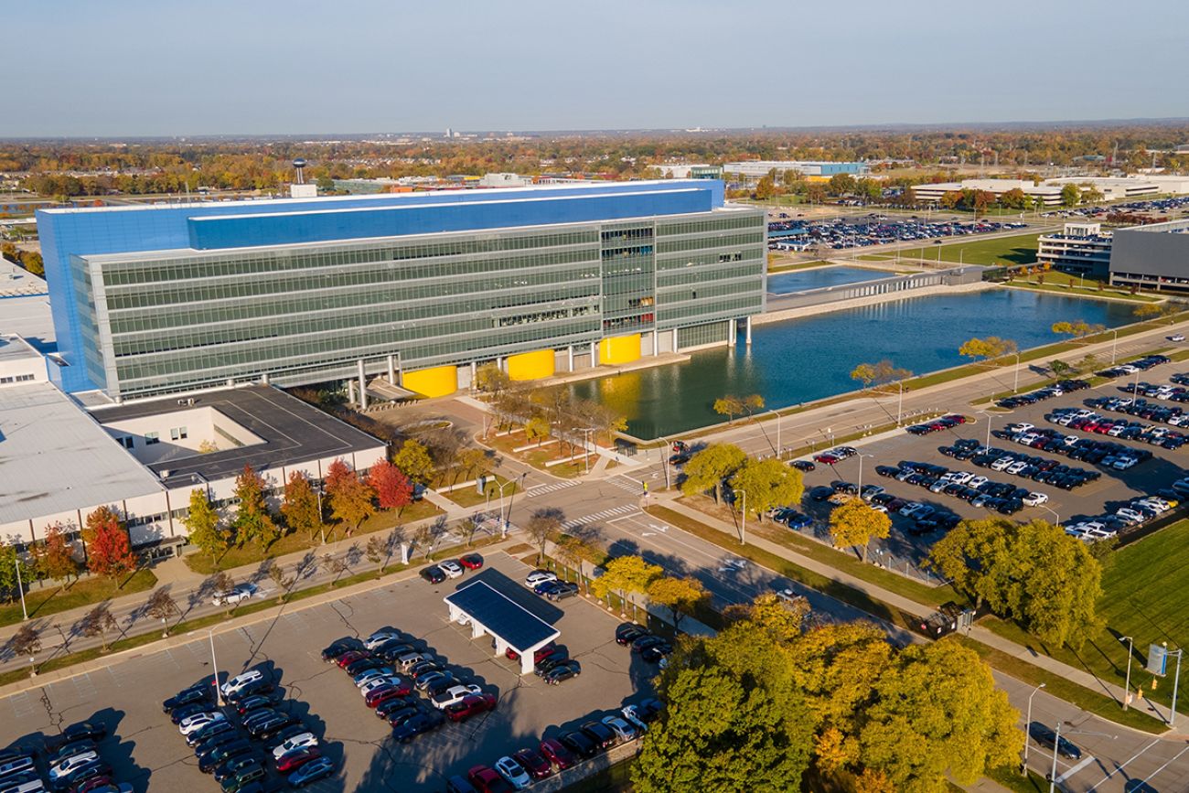 GM layoffs in Michigan an 'unmistakable sign the auto industry is ...